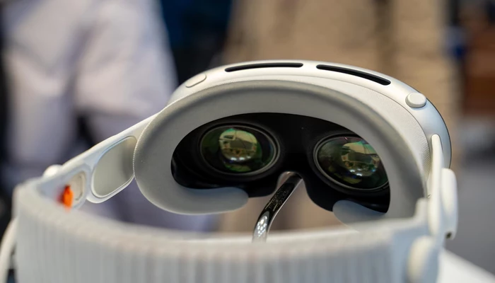 Vision Pro Personas and EyeSight fixed with visionOS 1.1